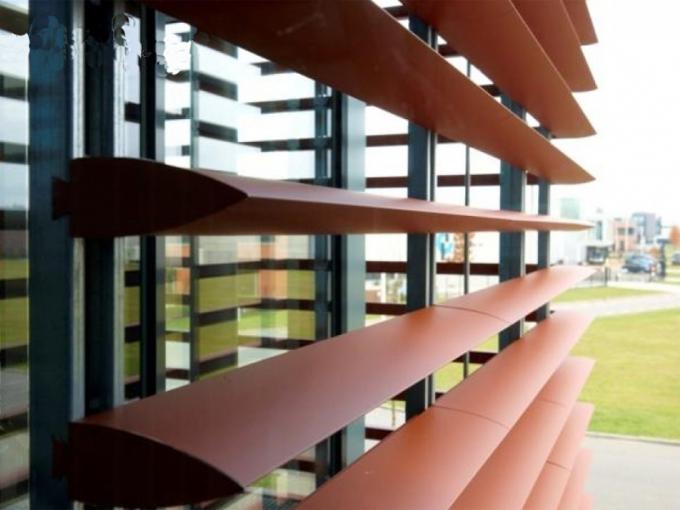 55x300 Aluminium Tahan Api Sun Louver 2.5mm Dengan Aerofoil Louver Blades