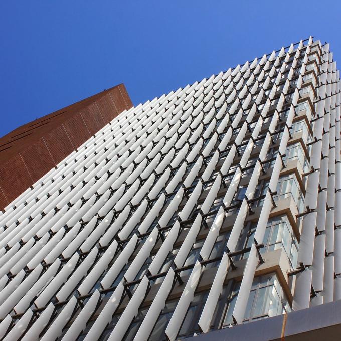 55x300 Aluminium Tahan Api Sun Louver 2.5mm Dengan Aerofoil Louver Blades